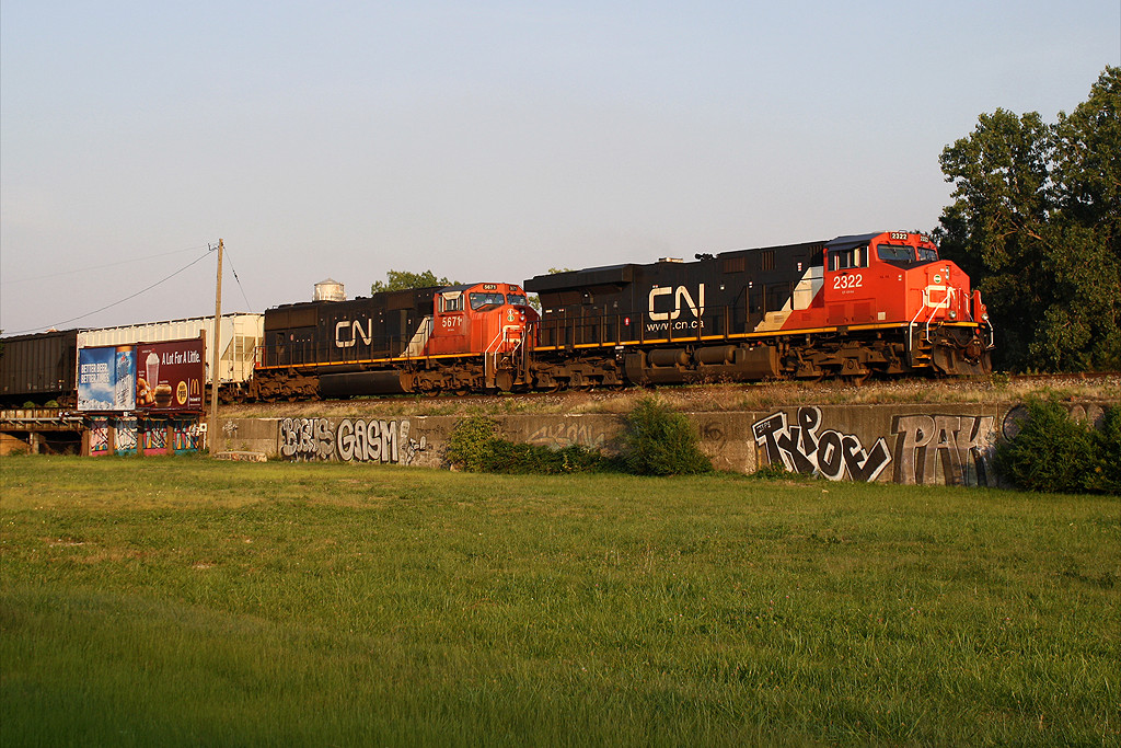 CN 2322